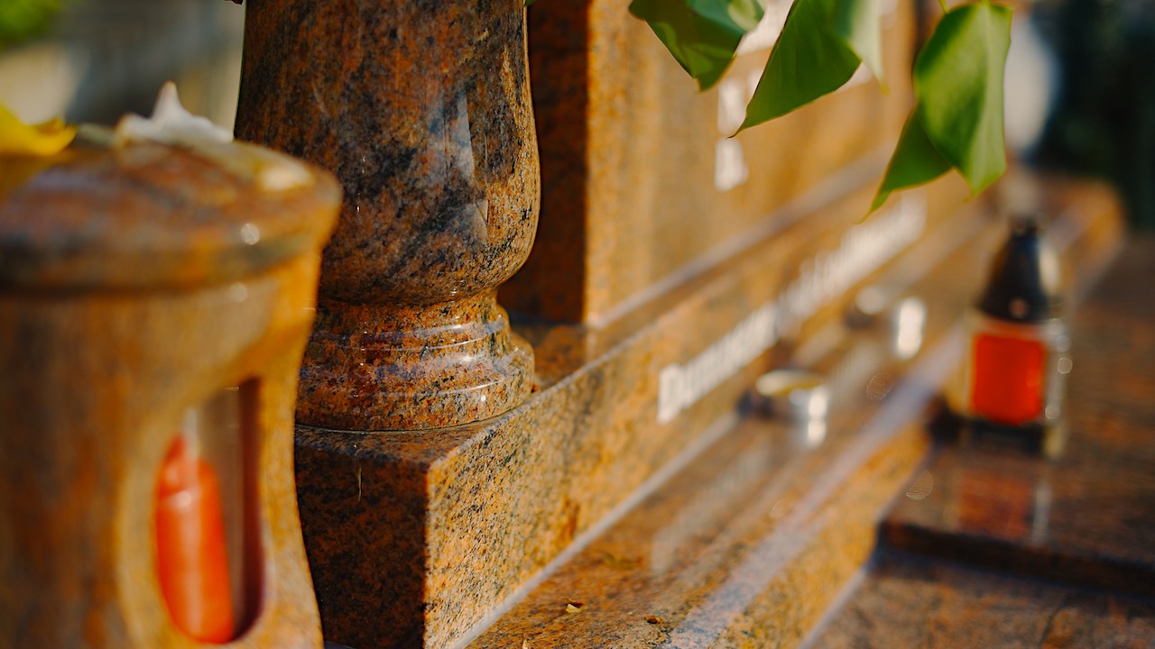 Morminte Monumente Fazakas Ludovic va ofera o gama extinsa de: pietre ...