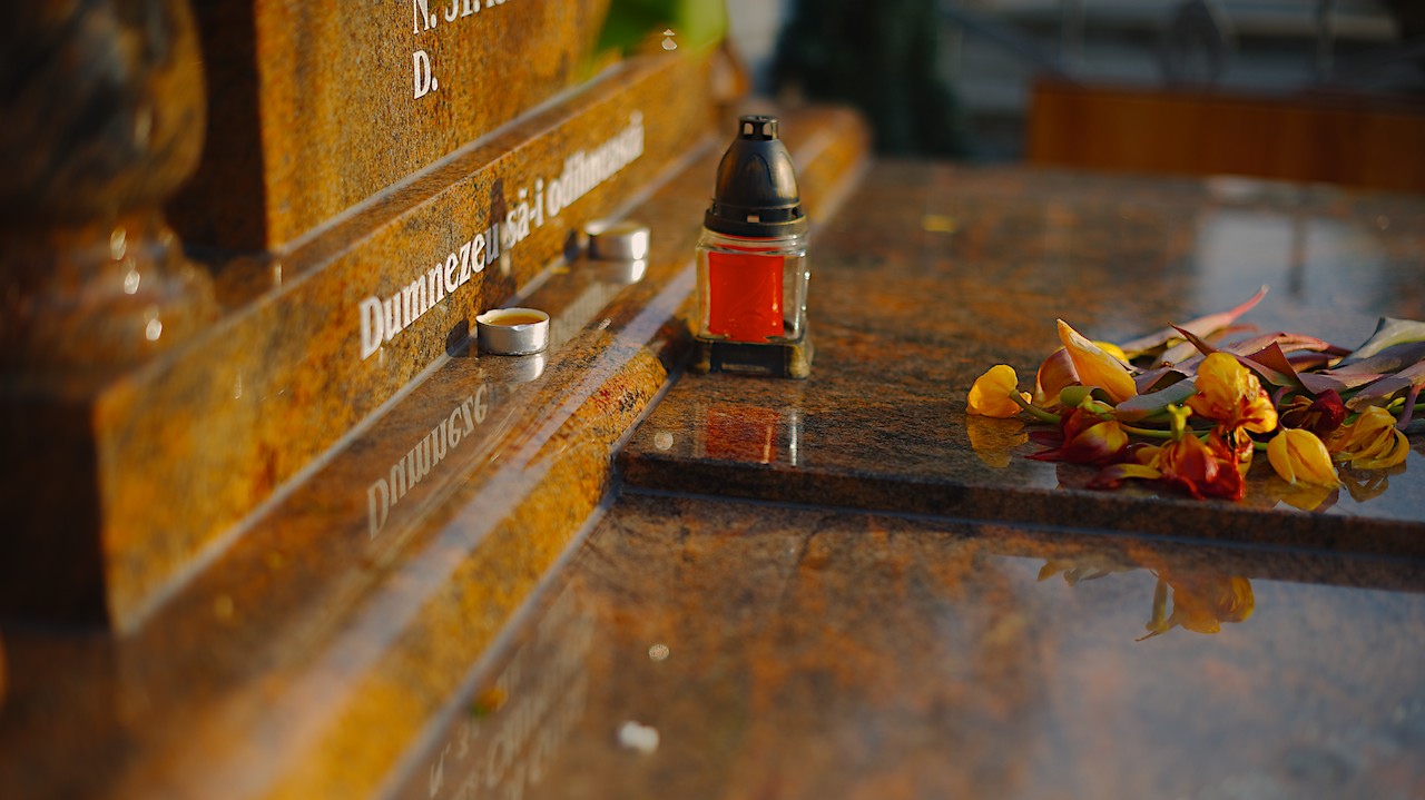 Morminte Monumente Fazakas Ludovic va ofera o gama extinsa de: pietre ...